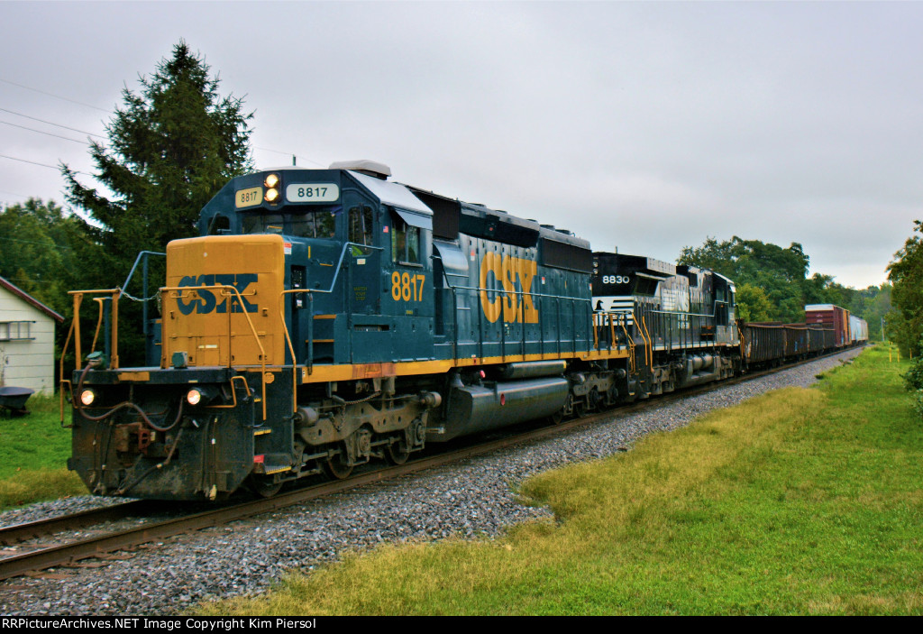 CSX 8817 NS 8830